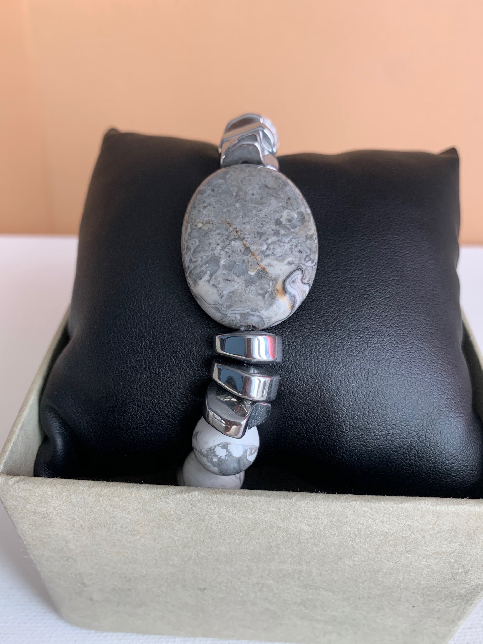 Howlite and Gray Agate Stone Bracelet – emoriejordon